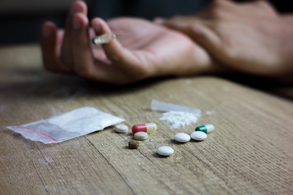 Signs of Addiction in Corona, CA: Post-Surgery Pain Meds